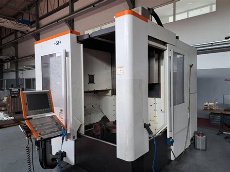 Usado Centro De Maquinação De 5 Eixos Mikron Mill E 700u Gf A Venda