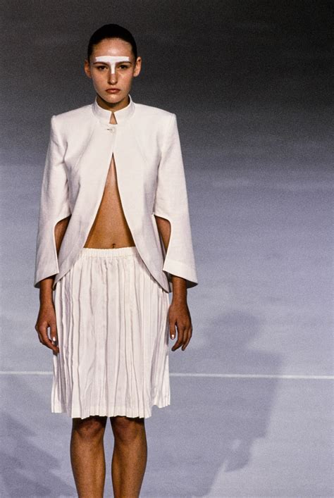Quiet But Powerful Minimalism In Fashion