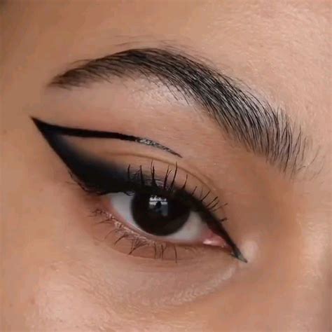 The Best Winged Eyeliner Styles For Your Eye Shape Artofit