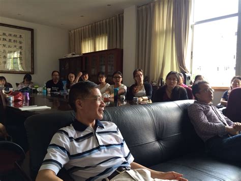 【翠湖博士论坛】谭湘渝博士谈当前社会保险热点 重庆工商大学图书馆