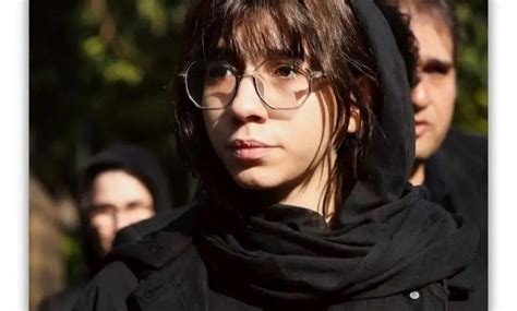 استوری جنجالی مونا مهرجویی نسبت به رای پرونده قتل پدر و مادرش