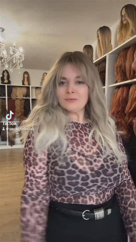 Парики⚜️Перуки⚜️Україна⚜️Купить парик Перука холодний блонд з хвилястим волоссям Ціна виробу