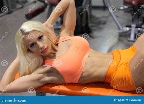 Sexy Fit Women Abs