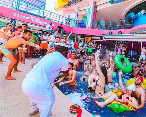 Ladies Beach Party Coco Bongo