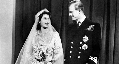 Philip Put A Secret Inscription On The Queens Wedding Ring Yahoo News Uk