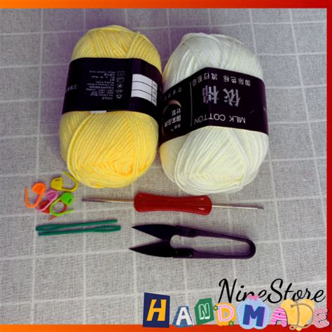 Set Học Móc Len Cho Người Mới Bắt đầu Gồm 2 Cuộn Len 1 Cây Móc Len 2