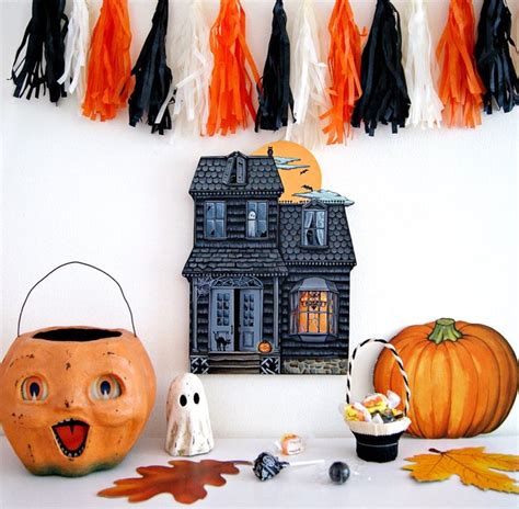 Everyday Is A Holiday — Haunted House Plaque Halloween Haunted Houses