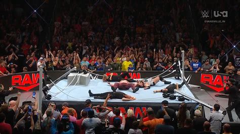 Wwe Raw Ring Collapses During Last Man Standing Main Event
