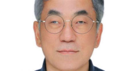 기고 신호등 없는 교차로 누가 먼저 가야 하나