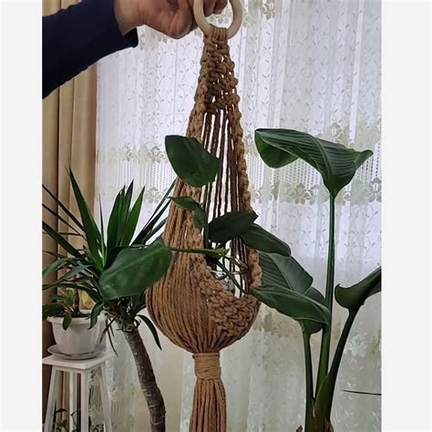 خرید و قیمت آویز گلدان لونه ای مکرومه از غرفه مکرومه بافی آتنا