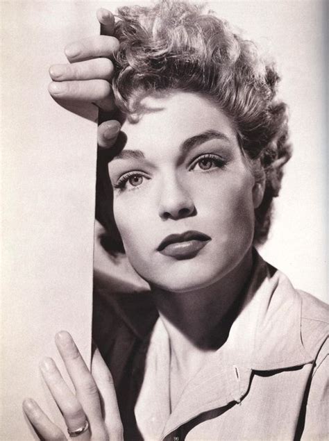 Симона Синьоре Simone Signoret Old Hollywood Movies Old Hollywood Glamour Golden Age Of