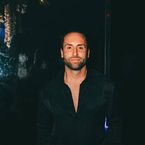 Benjamin Dür Benjamin Duer • Threads Say More