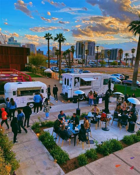Best Phoenix Restaurants And Bars Near The Downtown Convention Center