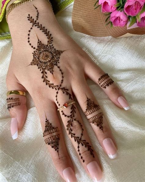 30 Beautiful Henna Tattoo Design Ideas And Meaning Simple Henna Tattoo