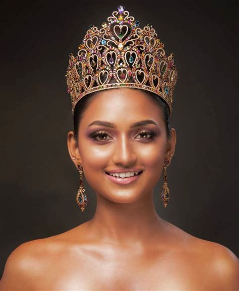 ඒ මානසික පීඩනය විඳින අය ඒක හොඳටම දන්නවා මංජිත නිසා ආදරයක පැටලුණු ගගුලි මේ කියන්නේ ඇගේ සැබෑ