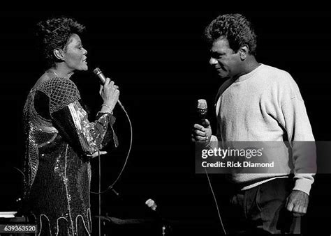 2 119 Johnny Mathis Photos And High Res Pictures Getty Images