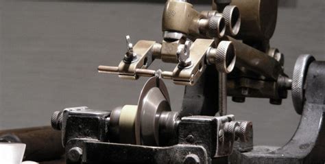 Cleaving Vs Sawing Methods Of Cutting Rough Diamonds Maruti Diamond