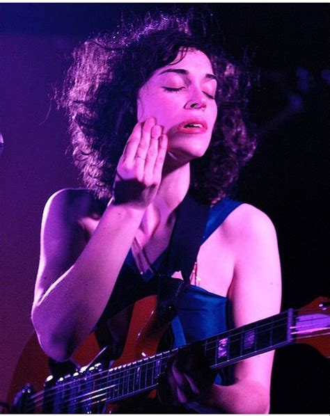 Annie Clark St Vincent Annie Clark Annie Clark Female Guitarist