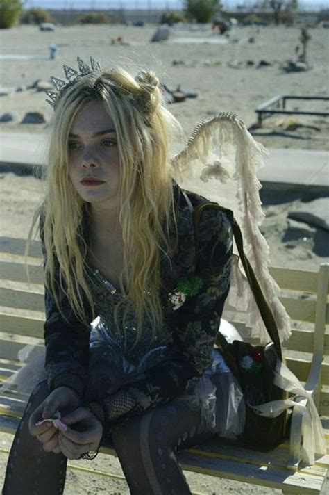 Stars And Rockets Elle Fanning Dakota And Elle Fanning Fashion