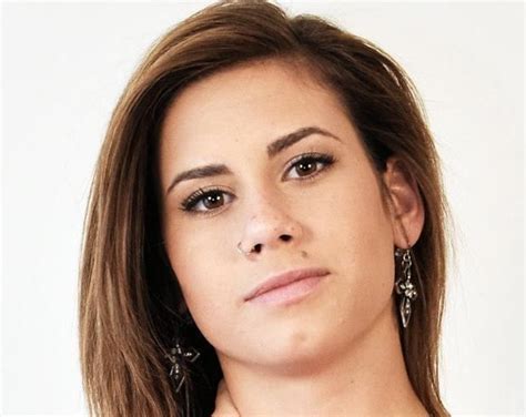 Chloe Lamb Biography Wiki Age Height Career Photos And More