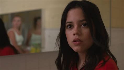 Jenna Ortega Aparece Incrivelmente Horrível Nas Imagens De Bastidores