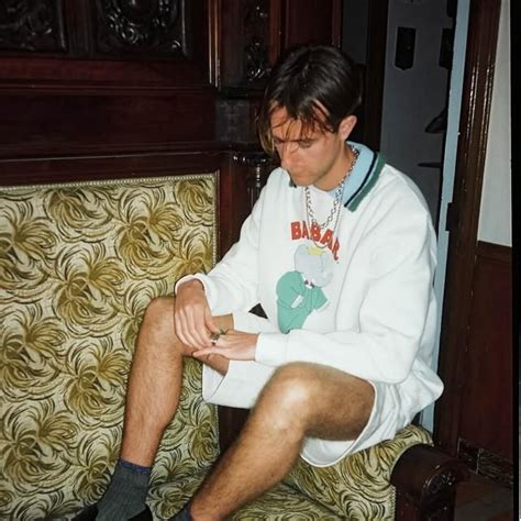 Dele Gt Delegt • Threads Say More