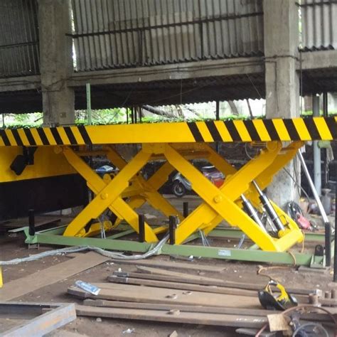 Truck Loading Scissors Lift At ₹ 200000piece Scissor Lift Truck In