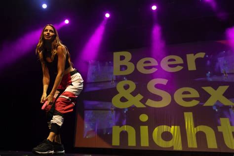 Cecilia Ce La Psicóloga Que Habla De Vínculos Sexo Afectivos Llega A