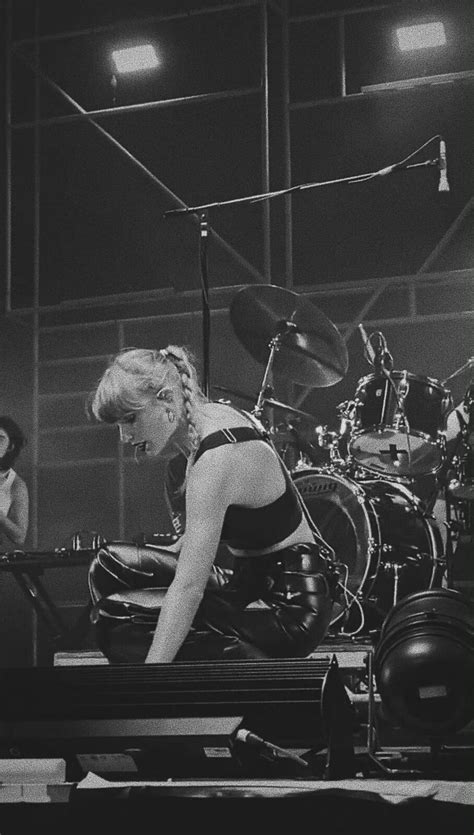 有没有霉霉泰勒斯威夫特（taylor Swift）的美图壁纸推荐呢？ 知乎