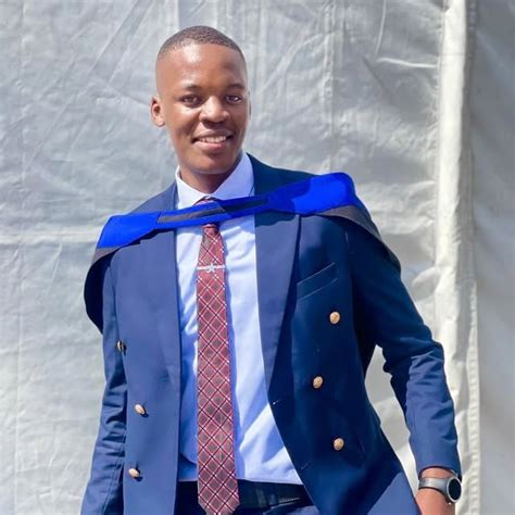 Molf Molefemangena • Threads Say More