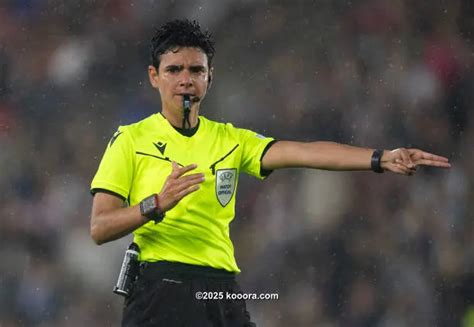 كاتارينا كامبوس تدخل تاريخ كرة القدم في البرتغال