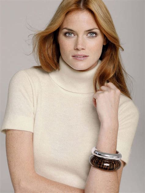 Download Mini Anden Posing In A Stunning Portrait Wallpaper