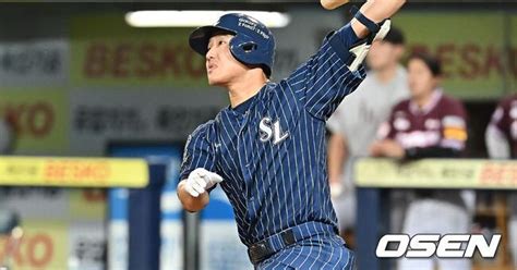 사진 이성규 나도 홈런 신고