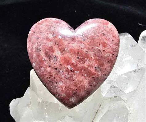 Thulite A Guide To Cabbing And Polishing Rock And Gem Magazine