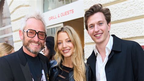 Falcos †40 Lieblingskünstler Begeistert Mit Pop Star Die Vips In Wien Stars24