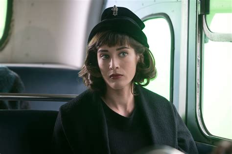 Fatal Attraction Lizzy Caplan To Lead A New Reimagining Of The