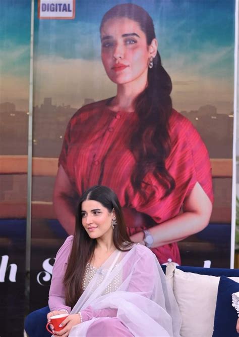 Hareem Farooq Showers Saba Qamar With Admiration Reviewitpk