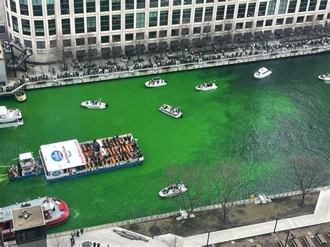 Photos Chicago River Dyed Green For St Patricks Day 2023 Wgn Radio