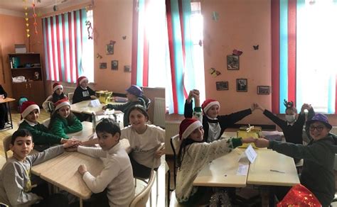 თბილისის N136 საჯარო სკოლის მეხუთეკლასელებისთვის ვიქტორინა გაიმართა ეტალონი