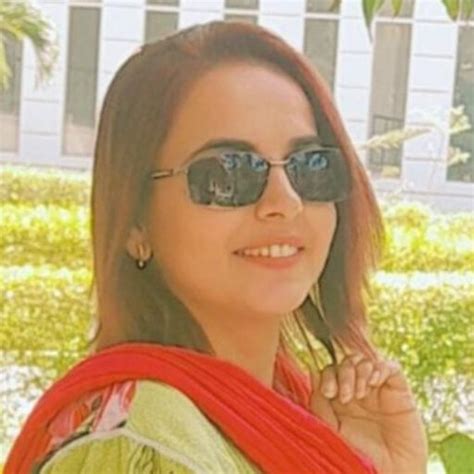 Ayesha Iqbal Faculty Member Master Of Philosophy Iqra University