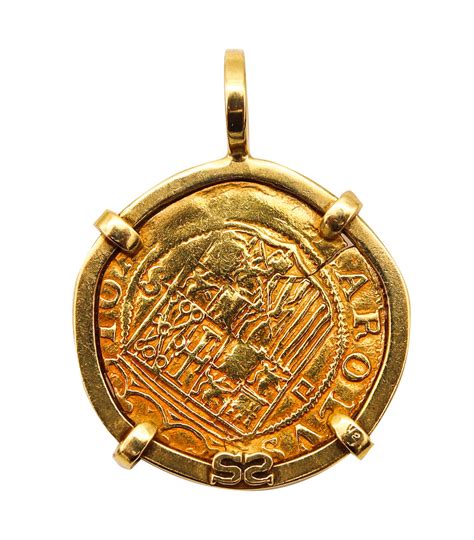 Spanish Treasure Gold Coin Of 1 Escudo 1516 1556 Mount In An 18kt Gol