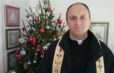 Velečasni Sikora “u Domove Nosimo Radost Rođenja Spasitelja Svijeta” Radio Đakovo