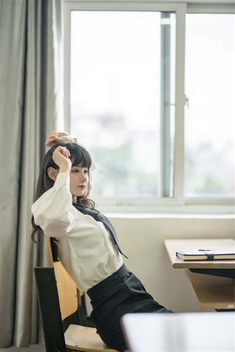 糟糕上课又迟到了 沫倪酱