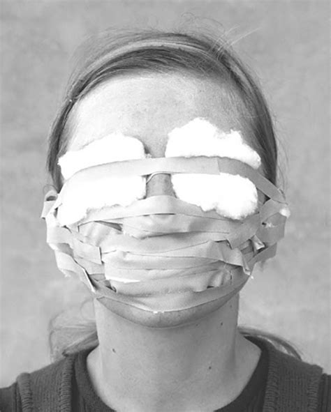 Como Não Desaparecer No Gesto Ensaio Palavra Imagem Com Laxmi