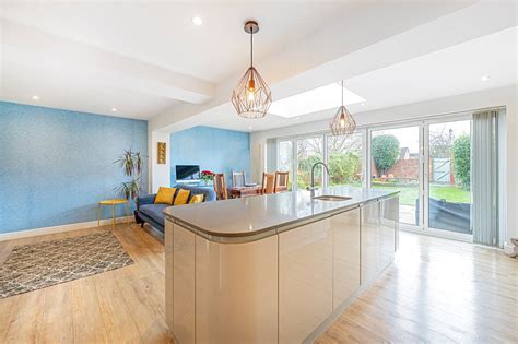 Nursery Road Sunbury Tw16 6lw Devenports Estate Agents