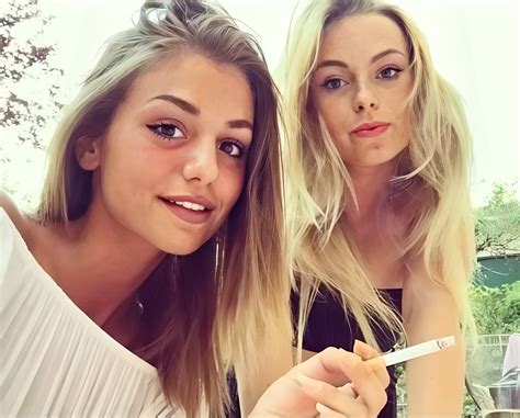 Sexy 🥰 R Smokingwomen