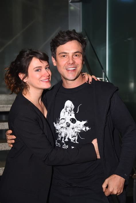 Sergio Guizé E Mais Famosos Prestigiam Estreia De Peça Com Bianca Bin Fotos