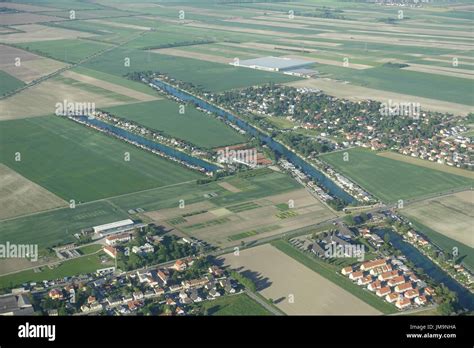 Luftbild Niederösterreich Mariensee Und Donau Oder Kanal Stockfotografie Alamy