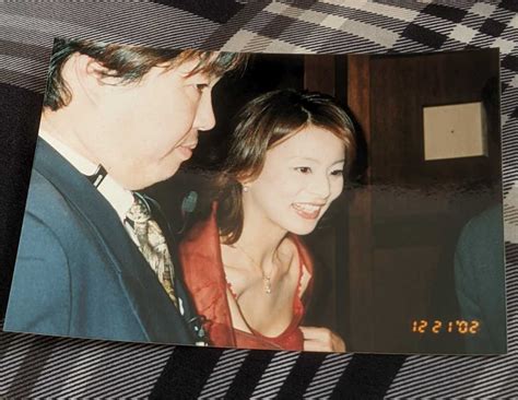 Yahooオークション 元日本テレビアナウンサー柴田倫世さんの生写真