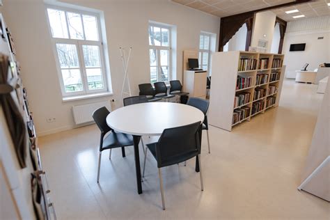 Rīgas Centrālās Bibliotēkas Torņakalna Filiāle Ver Durvis Atjaunotās Telpās Rīgas